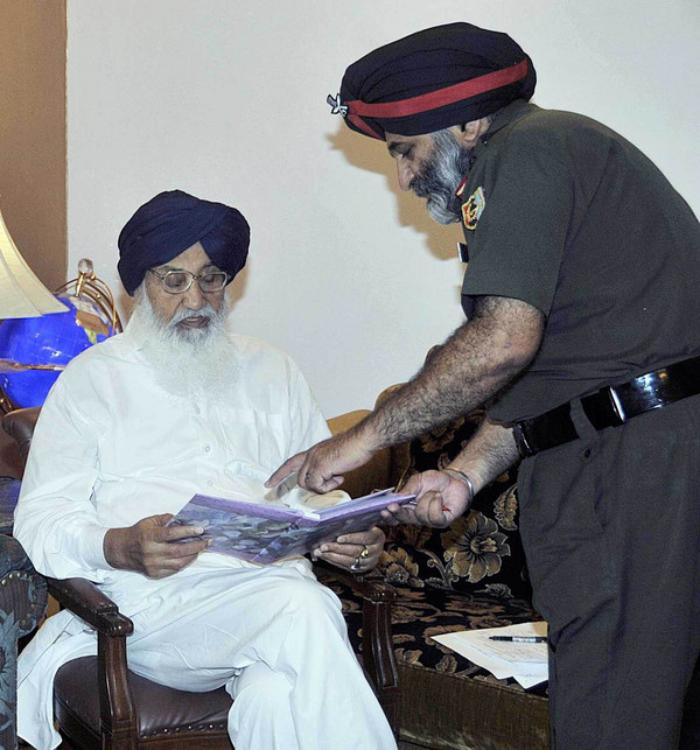 Amarinder Singh frustrated with his own leadership: Badal | Catch News