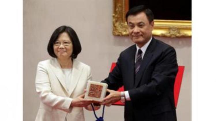 Taiwan gets its first female president as Tsai-Ing-wen takes oath ...