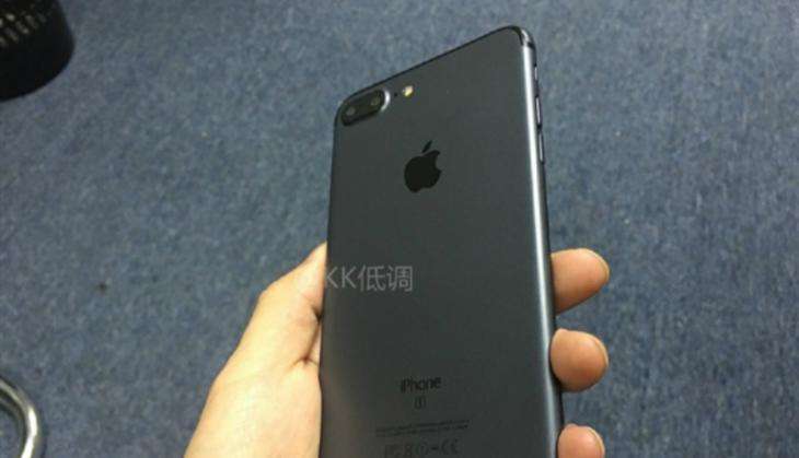 Is this how Apple iPhone 7 looks like in Space Black colour variant ...
