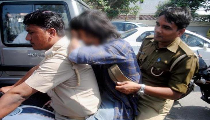 Moral policing and vigilantism get cracking in Uttar Pradesh | Catch News