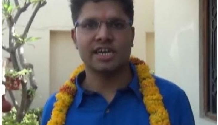 Never took studies as 'burden', says JEE 2017 topper | Catch News