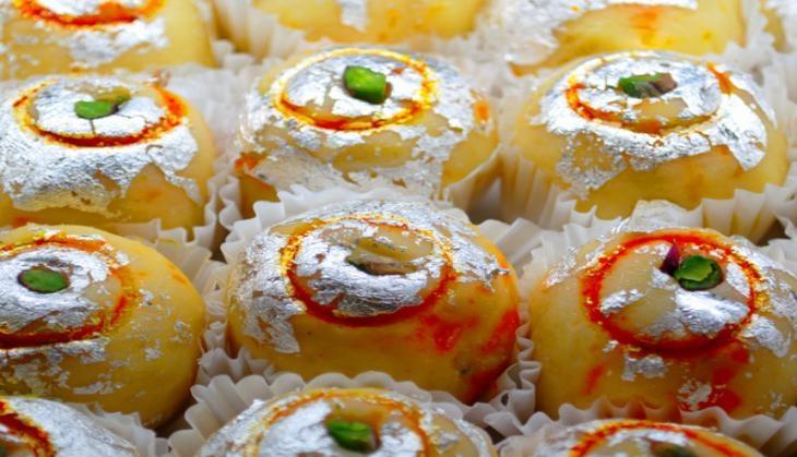 All that glitters on food might not be 'chandi-ka-warq' | Catch News