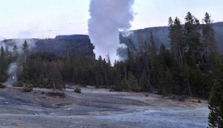 World's largest active geyser Yellowstone geyser erupts for 3rd time ...