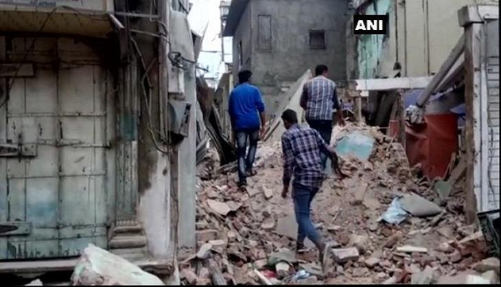 Gujarat: Building collapses in Vadodara; 1 dead and several trapped ...