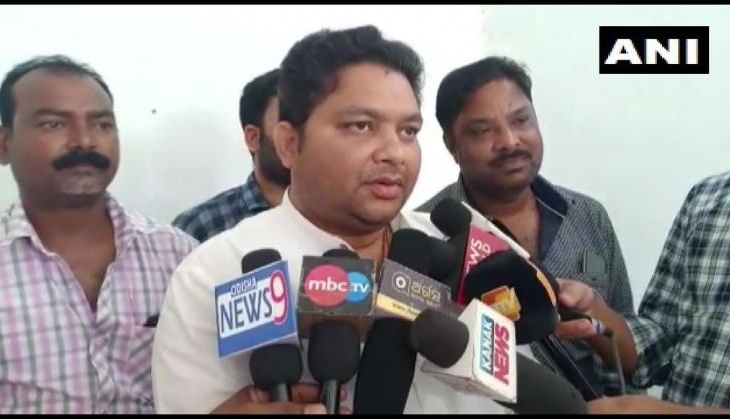 Odisha: BJD MLA forces PWD engineer to do sit ups in public | Catch News