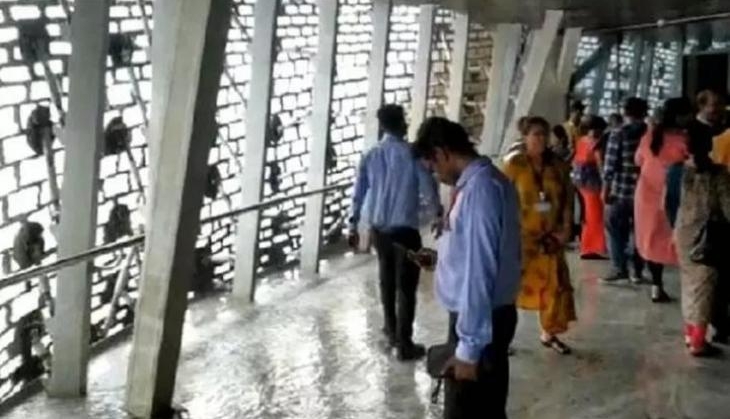 Video: Rainwater pours inside Statue of Unity viewing gallery | Catch News