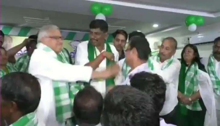 Watch! Odisha's BJD MP Chandrasekhar Sahu slaps party worker on stage ...