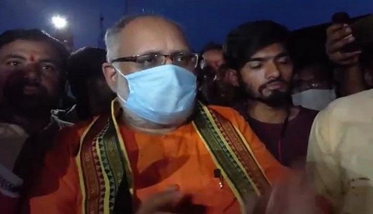 MP: Sarpanch's husband killed in Vidisha | Catch News