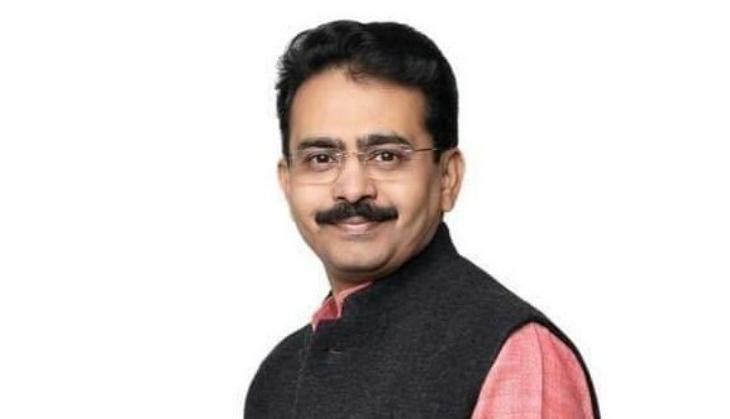Congress MP Rajeev Satav died due to secondary pneumonia with multi ...