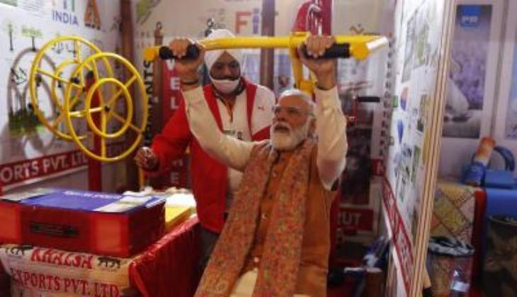 Watch: In a bid to endorse 'fit India' movement, PM Modi hits the gym ...