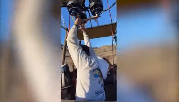 Terrifying moment caught on camera showing hot air balloon crashing ...