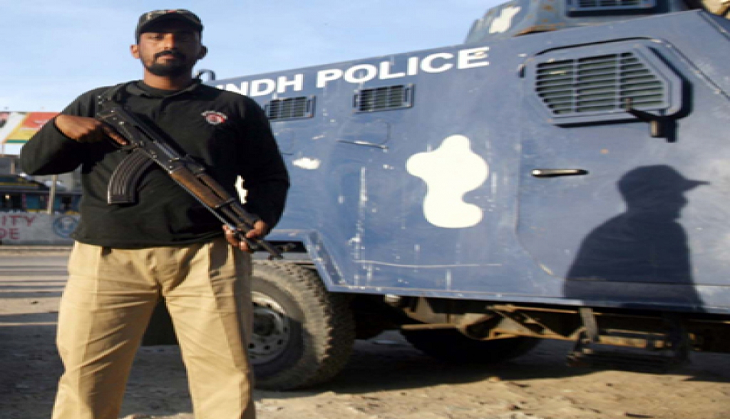 Pakistan: 5 cops killed as armed bandits attack police camp in Ghotki ...