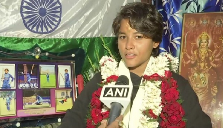 India's U-19 World Cup star Hrishita Basu receives grand welcome from ...