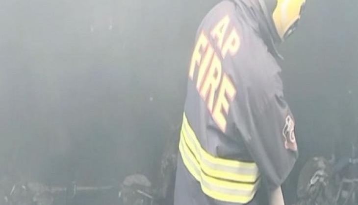 90 electric vehicles gutted in fire while charging | Catch News