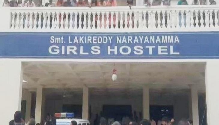 Engineering student hangs herself in hostel room | Catch News