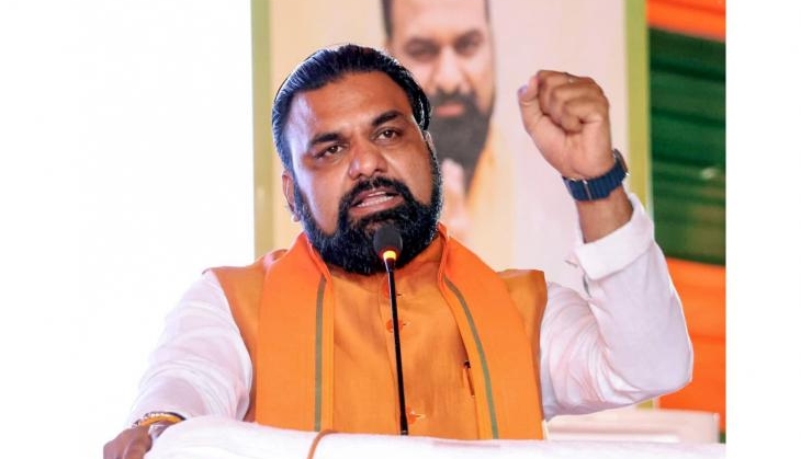 Bihar CM Announces Free Government Bus Travel for NEET Re-Exam ...
